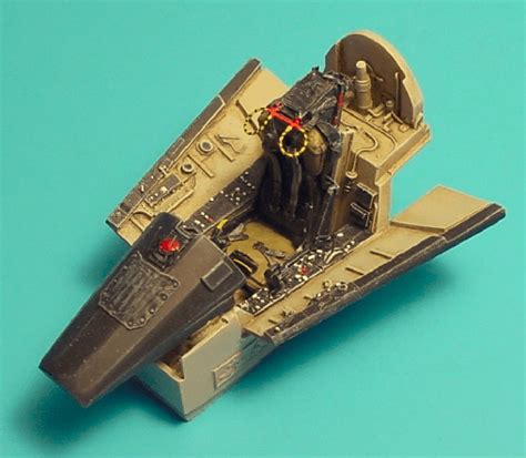 F 8j Cockpit Set