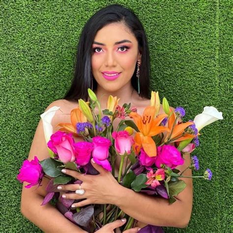 Chong Su Xucia Threads Say More