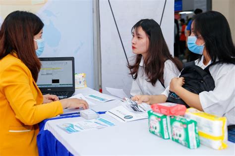 Video Sinh viên khoa Trung Quốc học HUTECH hào hứng ứng tuyển vào doanh nghiệp Đài Loan