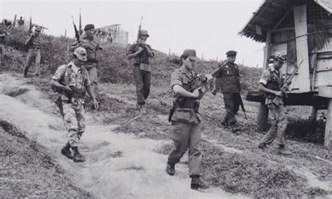 ภาพถ่ายประวัติศาสตร์ ในสมรภูมิรบ ของ “รัชกาลที่ 10” ขอพระองค์ทรงพระเจริญยิ่งยืนนาน Солдат