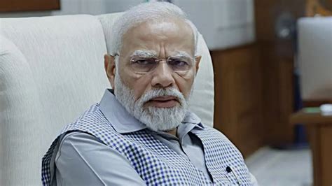 গত দুইবারের থেকে কম ভোট পেয়েছেন মোদি