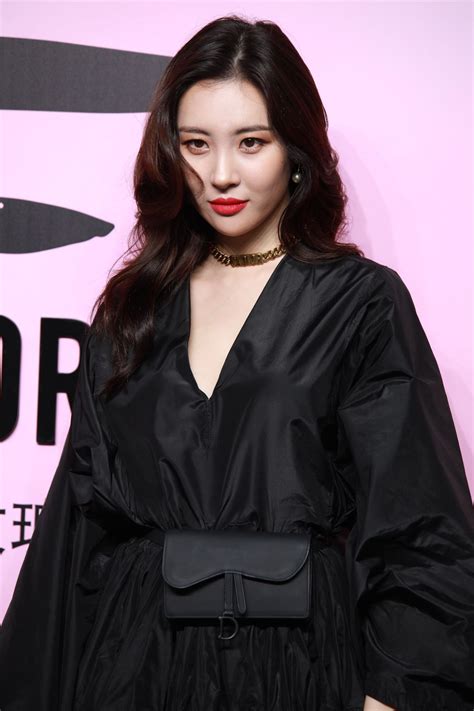 Is South Korean Singer And Songwriter Sunmi Dating Bio Age Height