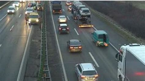 Prometna Nesreća Na Zagrebačkoj Obilaznici Između čvora Buzin I Lučko Kolona Oko 5 Km Hak