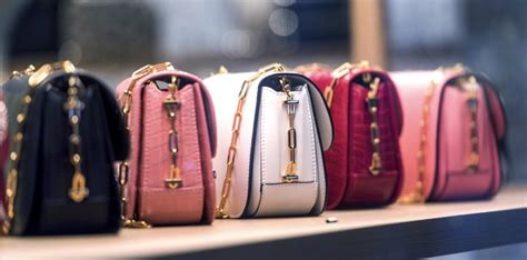 【반일투어】패션의 도시 프랑스 파리 쇼핑투어 Kkday