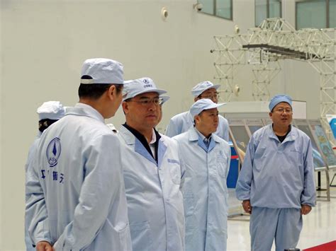 航天工作人员工作服 天科技工作服 中工业工作服 大山谷图库