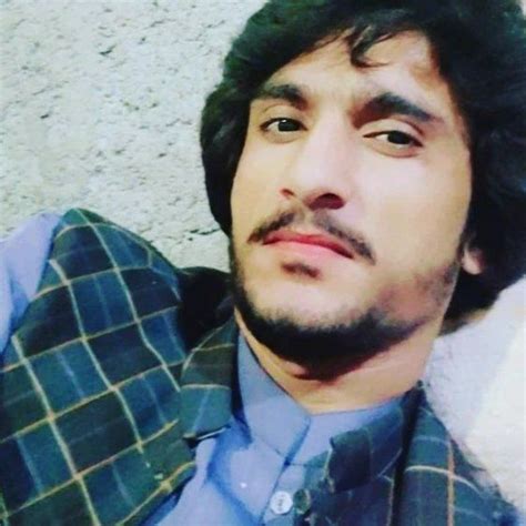 نقطه ضعف من دست زدن به اطراف نافم هس دس بزنن میپرم هوا حالا چجوری اینو