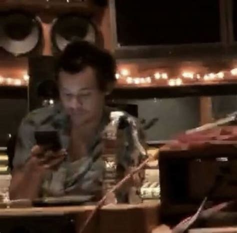 Pin By Andrea On Harry Harry Styles Baby Harry Styles Photos Mr Style