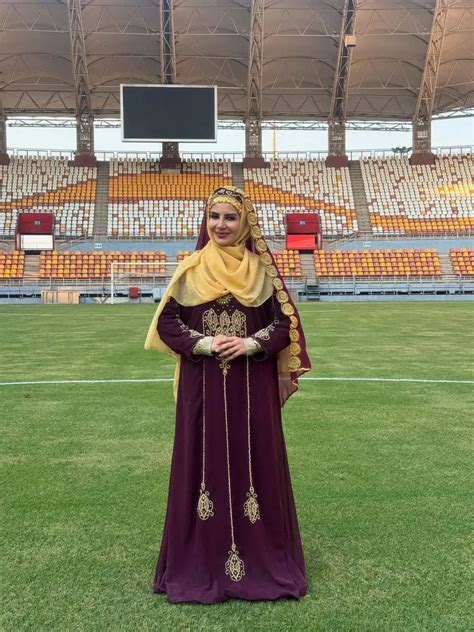 عکس ملیکا زارعی در قلب فولاد آرنا؛ وقتی خاله شادونه وارد زمین شد