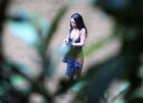 Rihanna In A Swimsuit Candids Rio De Janeiro January 2014 • Celebmafia