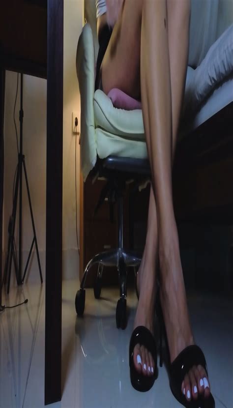 Iris Feet In Black Heels