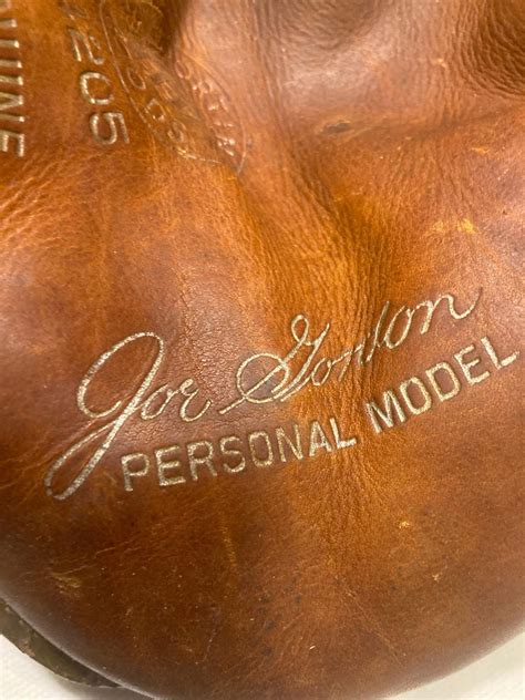 Antique Split Finger Joe Gordon Hof Newyork Yankees Marathon