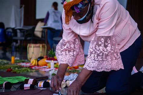 تقدم النساء الكولومبيات الأفرو طلبًا للبحث عن أحبائهن إلى Ubpd Infobae