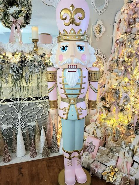 Pin By Bonnie On Amelie My Heart Nutcracker Christmas Decorations