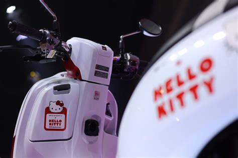 ฮอนด้าเปิดตัว Forza350 Scoopy Hello Kitty นิตยสาร Incars Magazine