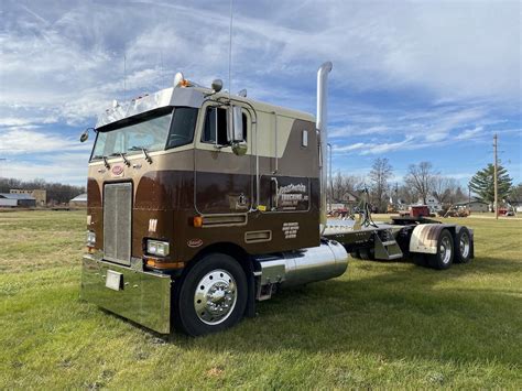 Custom Peterbilt Cabover