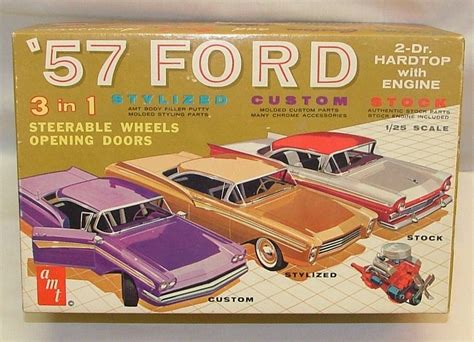 Vintage Amt 1957 Ford 2 Door Hardtop 125 Scale Model Kit Plastic