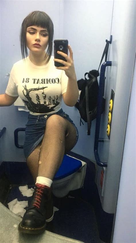 Skinhead Girls Skinhead Fashion Skinhead Girl Punk Outfits