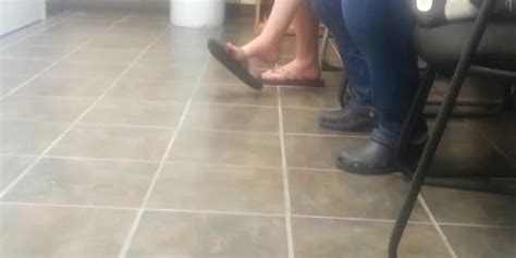 Candid Teen 18 Flip Flop Shoeplay Dangling Feet