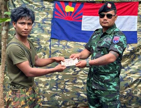 အောင်ဇေယျစစ်ကြောင်းမှ စစ်ကောင်စီတပ်သား ၂ ဦး ကော်ဘရာစစ်ကြောင်းထံ ပူးပေါင