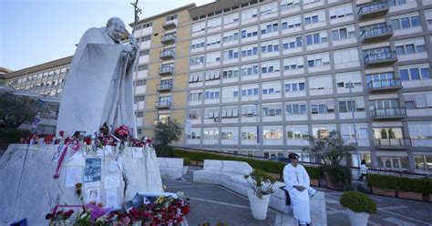 프란치스코 교황 입원 25일째…교황청 조용한 밤 보내