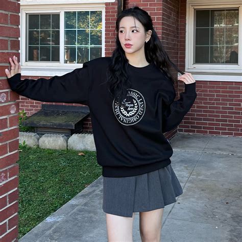 특양면 심플 클래식 원형 맨투맨 티셔츠