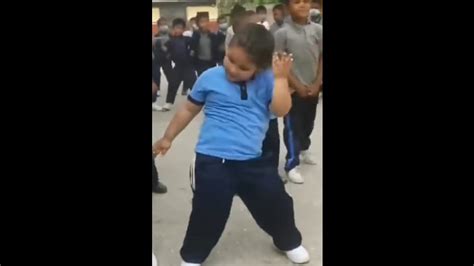 Girl Dances To Pushpas Saami Saami Adorable Video Makes People Happy