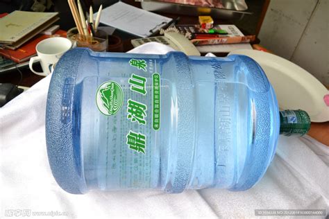 鼎湖山泉摄影图 饮料酒水 餐饮美食 摄影图库 昵图网nipic