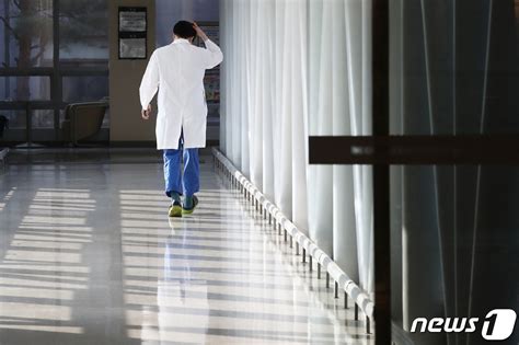 빅5 이어 전국 전공의들 사직 줄잇는다의료대란 코앞에