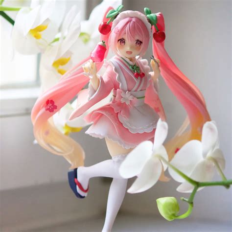 Hatsune Miku Figura Sakura Miku Versione Cafe Giapponese Elbenwald