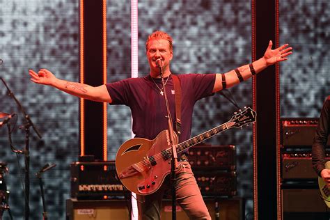 Queens Of The Stone Ages Josh Homme Is All Clear From Cancer