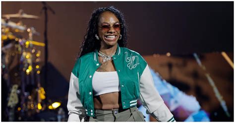 Who Is Jess Hilariouss Son Is She Pregnant Again