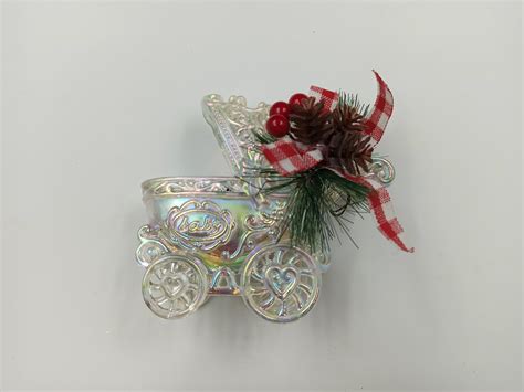 Ялинкова іграшка Long Dragon Коляска з декором 12 х 11 х 3 см Eb0232 низькі ціни кредит