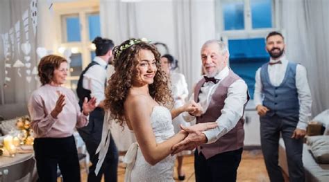 Надія зібралася виходити заміж Проте запрошення на її весілля я так і не отримала Ігор сказав