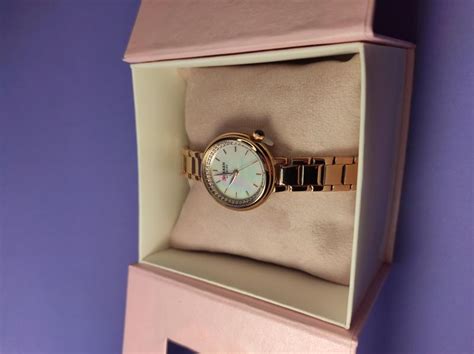 Годинник жіночий з коробочкою — ціна 670 грн у каталозі Годинники Купити аксесуари за доступною