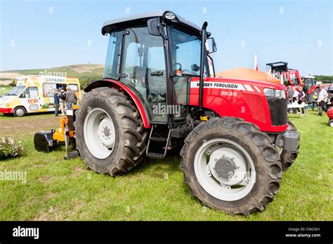 Red Massey Ferguson Tractor Hi Res Stock Photography And Images Alamy