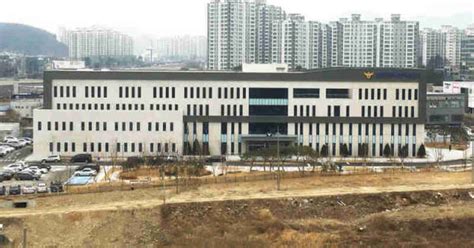 차 세워 만취한 60대 남성 고속도로 달리던 버스 안에서 운전자 폭행