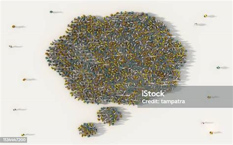 소셜 미디어와 흰색 바탕에 커뮤니티 개념에서 클라우드 생각 기호를 형성 하는 사람들의 큰 그룹 위의 군중 그림의 3d 기호 함께 모여 3차원 형태에 대한 스톡 사진 및 기타