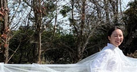 신혼 공효진 웨딩드레스도 소화해 천사 자태 [리포트 컷]