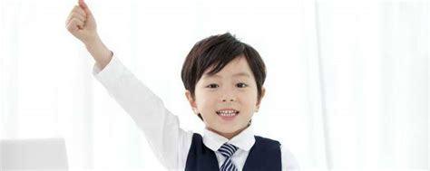 荷叶田田青照水的意思 荷叶田田青照水的翻译 知秀网