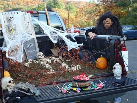 Halloween Decorations For Pickup Truck At Abbey Bracy Blog