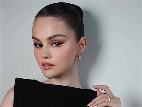 You Should Try Sydney Sweeneys Genius Double Eyeliner Trick From The