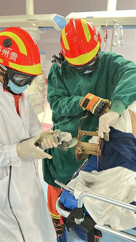 农耕机叶片刺穿右腿，消防员手术室“拆刀”澎湃号·政务澎湃新闻 The Paper