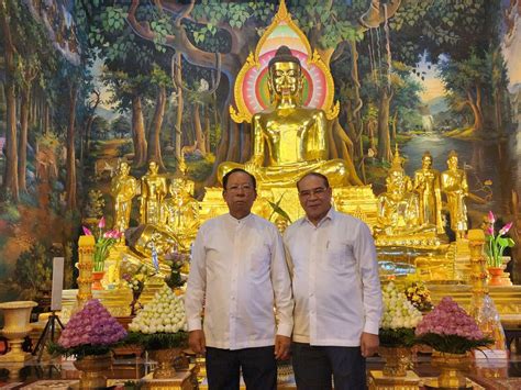 សម្តេចពិជ័យសេនា ទៀ បាញ់ ដឹកនាំថ្នាក់ដឹកនាំក្រសួងការពារជាតិ កាន់បិណ្ឌវេនទី៩ នៅវត្តបទុមវត្តី