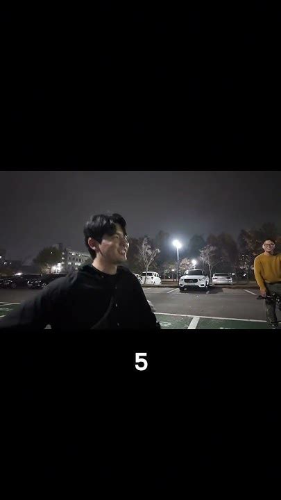 전기차 충전하러 못 지나가는 상황 Youtube