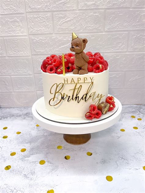 Торт с мишкой Тематические торты Праздничные угощения Красивые торты