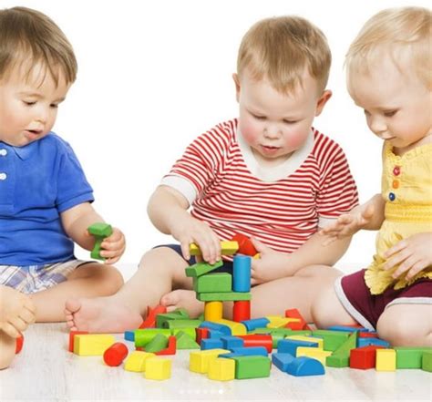 მელაკუდას სათამაშოები ხის კუბიკები