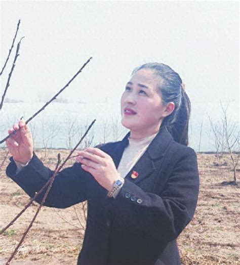 “劳模匠星耀中原”先进人物系列报道｜安颖：当好乡村振兴的“领头雁”荣堂村民商丘