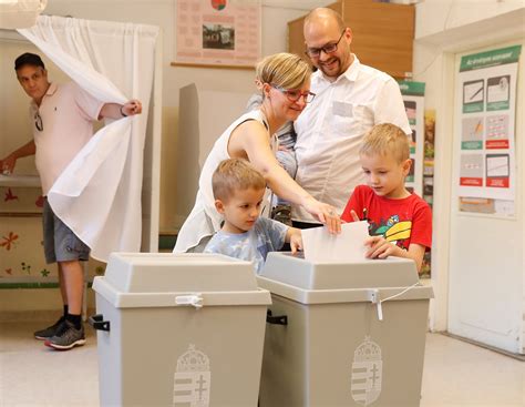 Sex Zynismus Und Skandale Schmutziger Wahlkampf In Ungarn Nzz