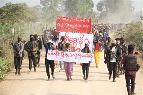 စစ်ကိုင်းမြို့နယ် လူထု သပိတ် စစ်ကြောင်း စစ်ခွေး နိဂုံး ၂၀၂၃ စာတန်း ကိုင်ဆောင်ကာ ချီတက် ဆန္ဒပ