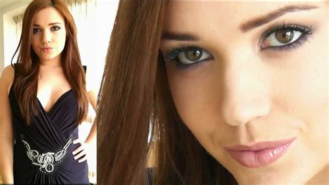Eye Makeup To Wear With Navy Blue Dress